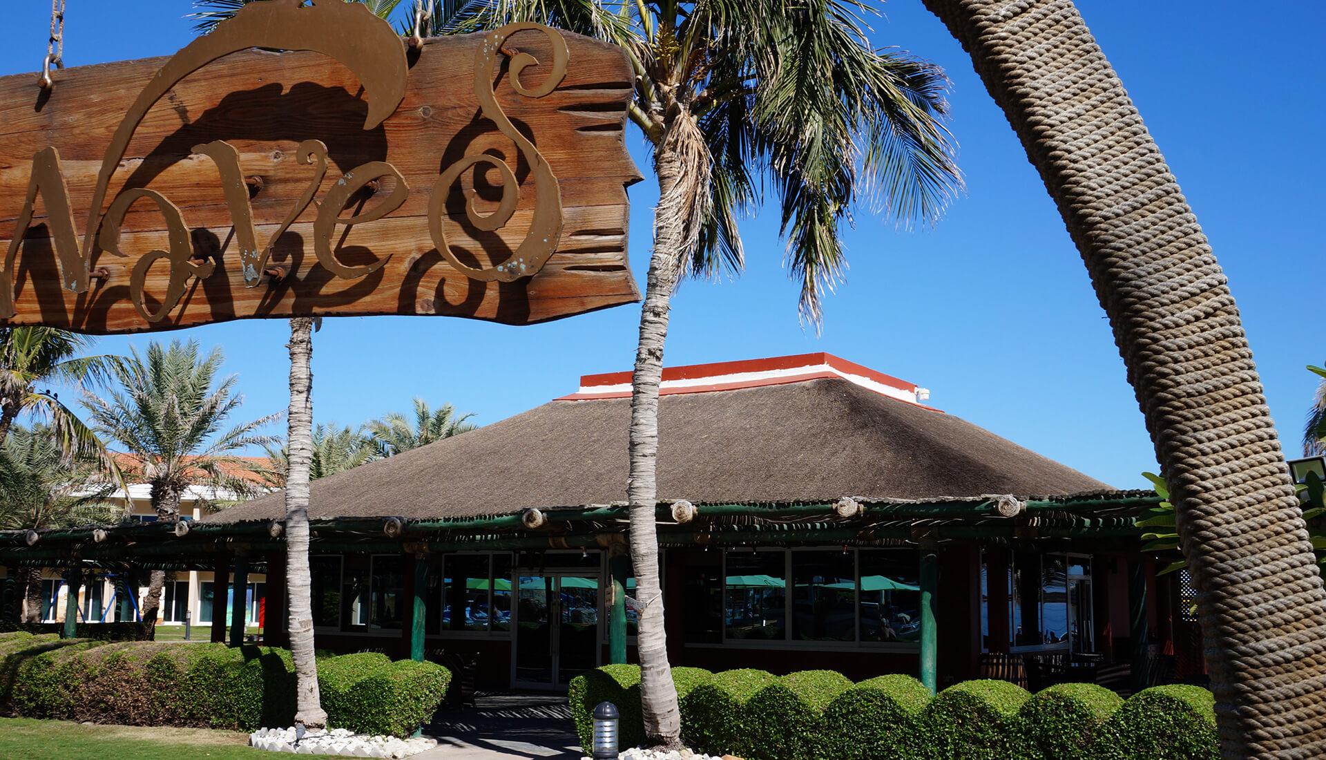 Urban Reed – African Thatch Roof Gazebos